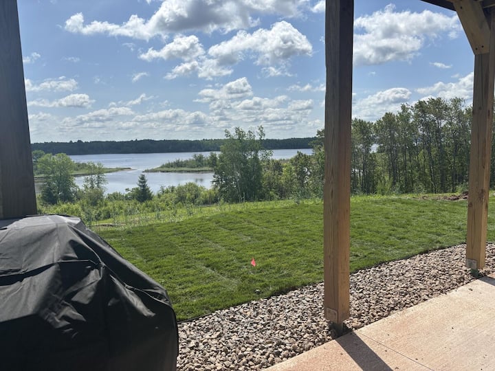 Riverwest Kayak View -New- Base Of Spirit Mtn - ダルース, MN