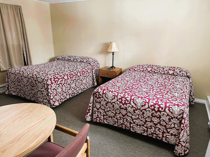 2 Lits Doubles_ Burlington - Ironwood, MI