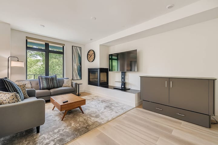 New Riverfront Condo• Heated Floors• 6 Ski - 銀座