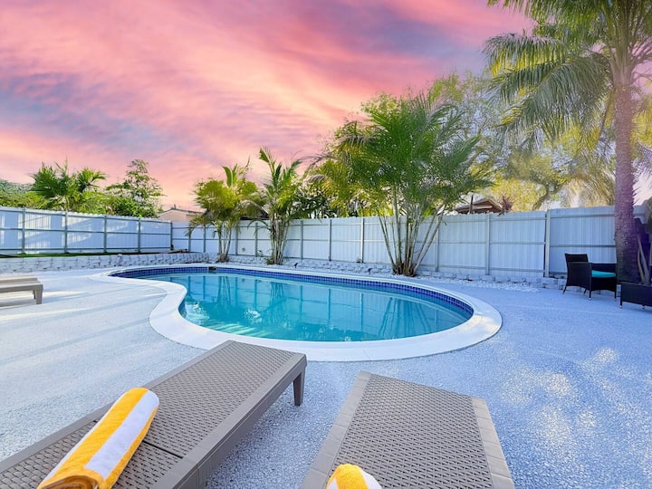 Private Pool, Arcade, Billiards & 10min To Beach - Fort Lauderdale, FL