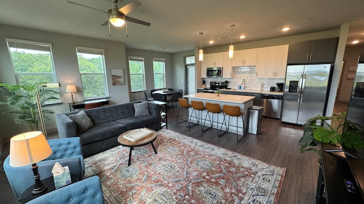 Spacious Corner Apartment With Marsh Views - Charleston, SC