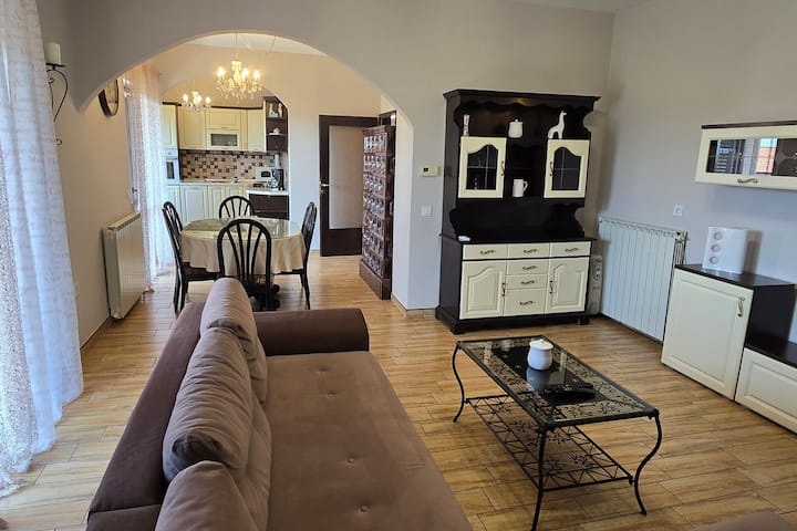 A-24819-a Appartement De Trois Chambres Avec La - Funtana