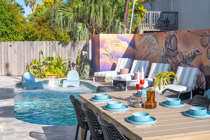 Venus A | Designer 3br + Pool & Ev | Near Beach - South Padre Island, TX