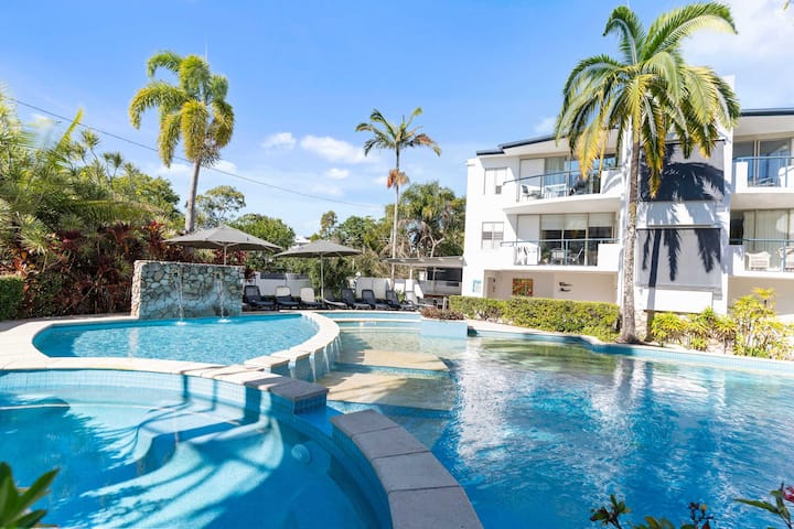 Immaculate Riverside Unit With Heated Pool - Noosaville