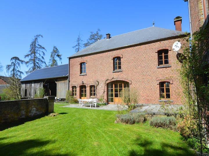 Gîte Avec Court De Tennis - Somme-Leuze