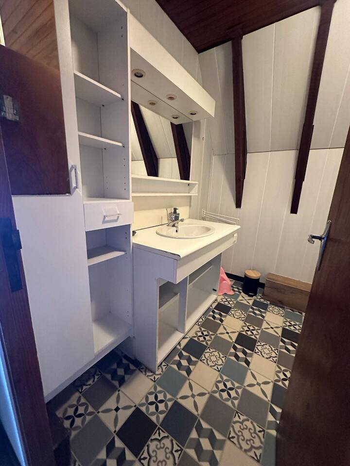 Delta 8 Personnes à Super-besse - Besse-et-Saint-Anastaise