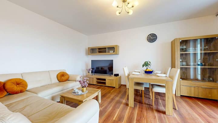Flora Apartment Ursynow | 2 Bedrooms & Parking - Warsaw