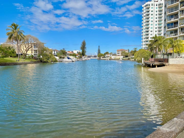 Quiet River 1br Hideaway+ Netflix - Broadbeach