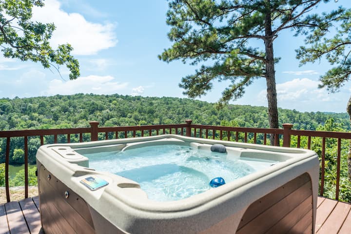 New Hot Tub! Jude's Peak On Big Piney Creek - Clarksville, AR