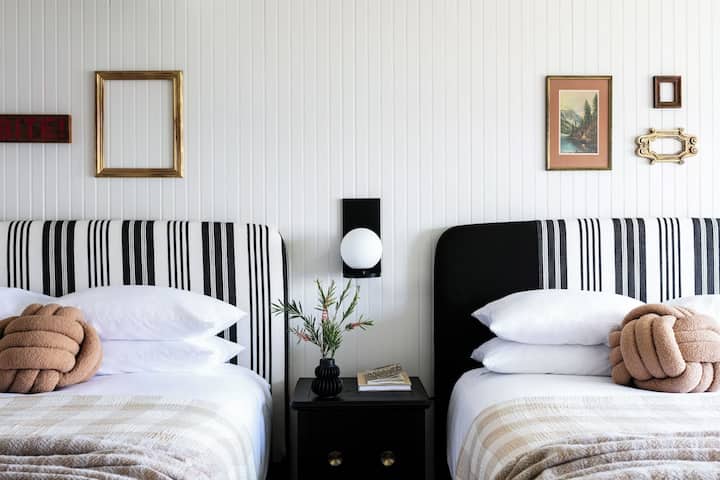 Bluebird Ocean Point Inn | Double Queen | W/ Pool - Boothbay Harbor, ME