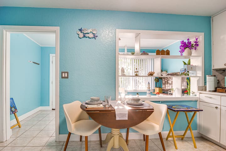 Walk To Dining & Sand! St Pete Beach Apartment - St. Pete Beach, FL