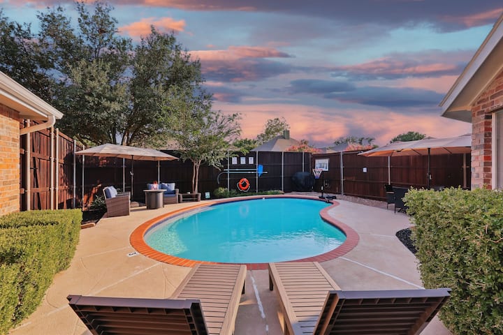 5-bd/2-ba Upscale Elegance | Pool, Hot Tub, Bbq - Frisco, TX
