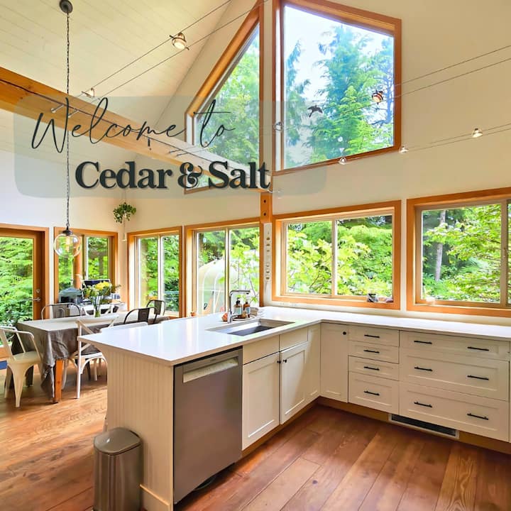 Cedar & Salt – Hot Tub, Sauna & Ev Charger - Tofino