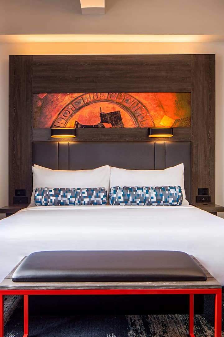 Walkable To Philly’s Must-sees - Philadelphia, PA