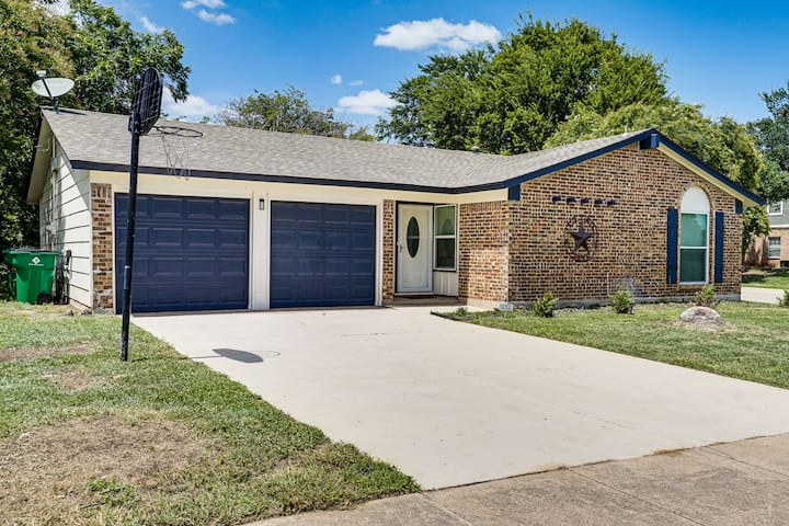 Family Home In Ft Worth Suburbs Near Benbrook Lake - Burleson, TX