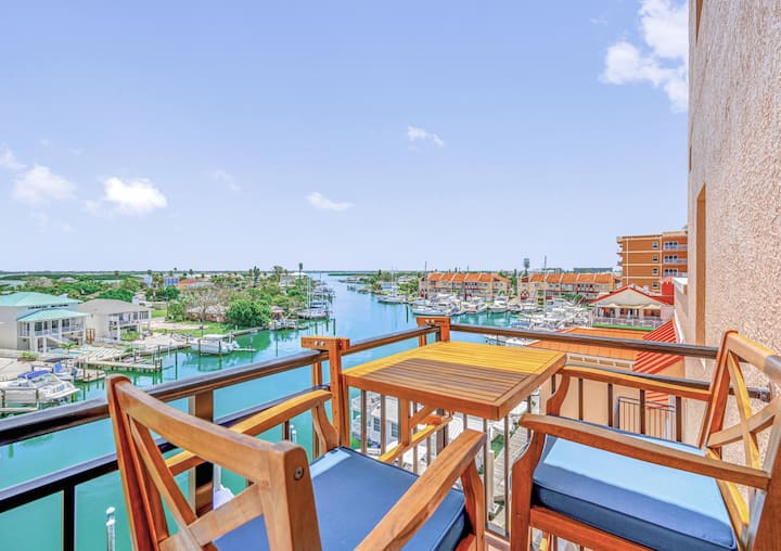 Mbr 502 - Beach-pool-hot Tub-walk To John's Pass! - Madeira Beach, FL