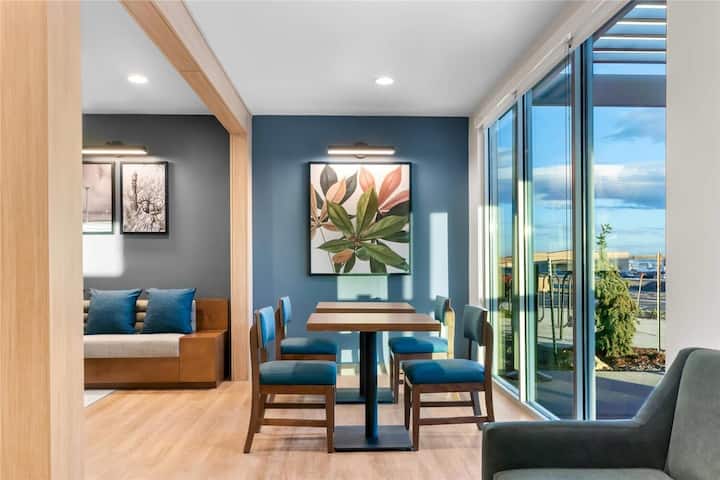 4 Units | Extended Stay | Near Cheyenne Downtown - Cheyenne, WY