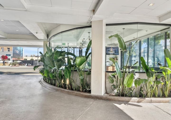 4 Modern Coastal Rooms | Pet-friendly | Breakfast - Culver City, CA