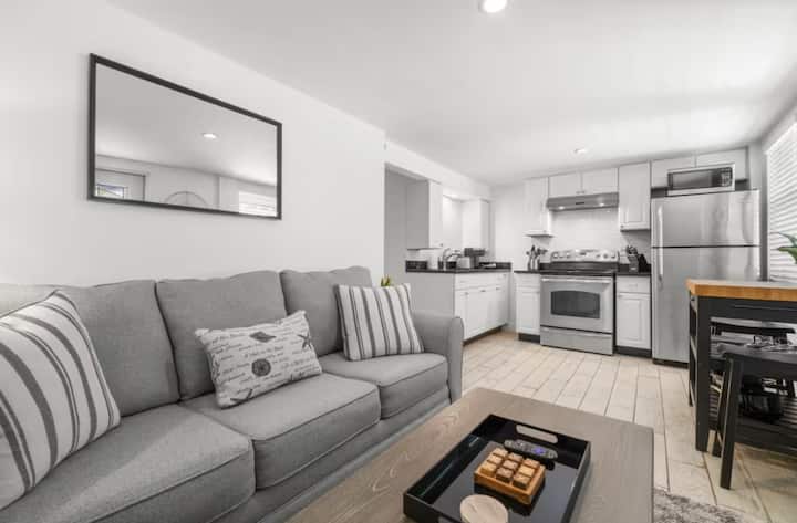 New! The Lil' Hyde Out | Updated Hyde Park Apt - Tampa