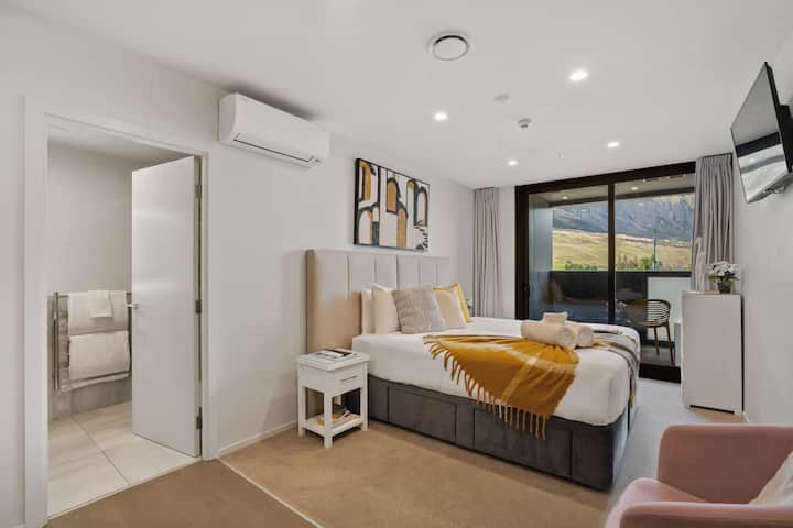 Modern Queenstown Studio Near Airport & Shops - Queenstown