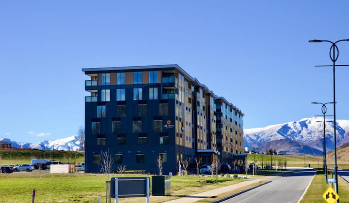Modern Queenstown Studio Near Airport & Shops - Lake Hayes