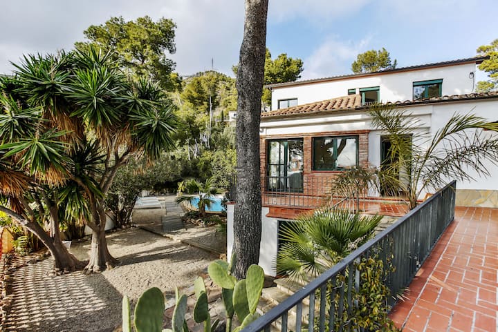 Villa De Charme Privée, Plage 2km Bcn 20km! - Castelldefels