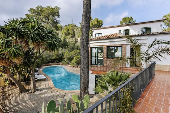 Villa De Charme Privée, Plage 2km Bcn 20km! - Castelldefels