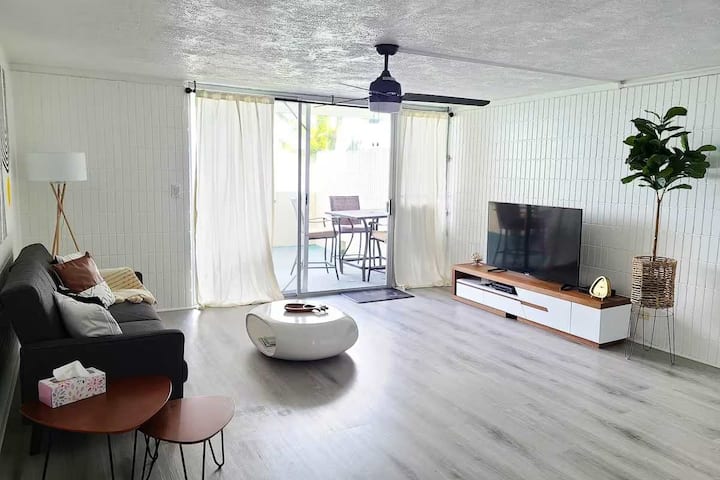 Modern Beachfront Condo - Swanzy Beach Park