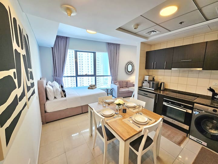 Sleek & Central | Modern Studio - Dubai Marina