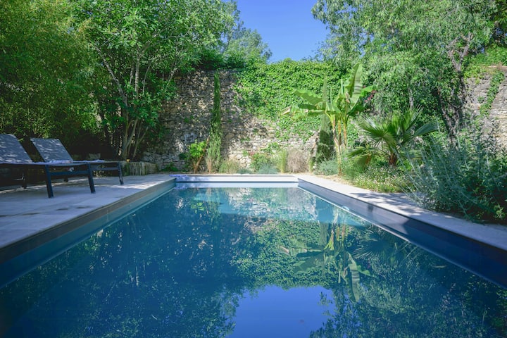 Artist's Villa With Pool Near Aix-en-provence - Francia