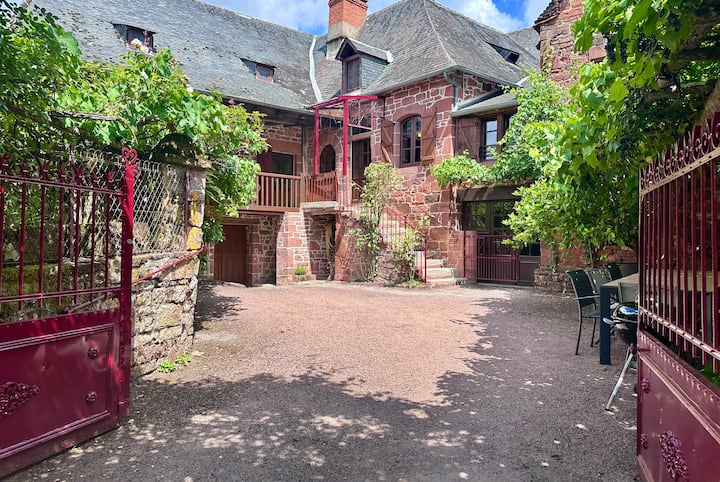 Maison De La Fontaine - Typique - Bourg De - Collonges-la-Rouge