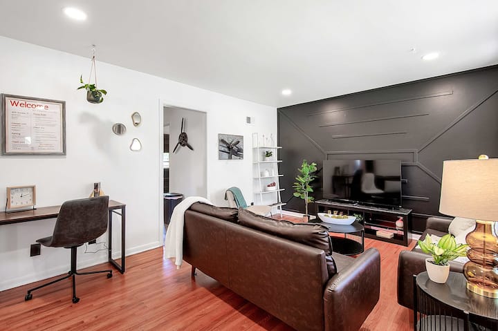 Air Capital Condo - King - Wichita, KS