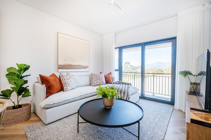 225 Paarl: Modern 2 Bedroom Apartment With Parking - Paarl