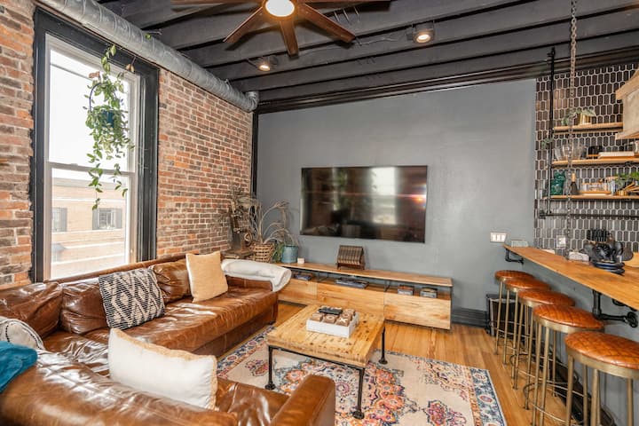 The Brick Dachshund - Chic For 9 - Stonelick State Park, Pleasant Plain