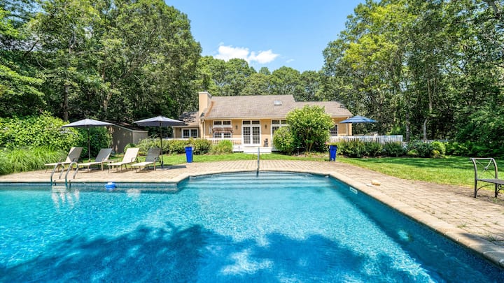 Charming East Hampton Escape With Heated Pool - Amagansett, NY