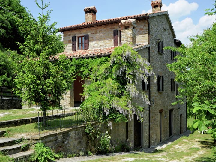 Ferme à Apecchio Avec Piscine Et Spa - Montefalco