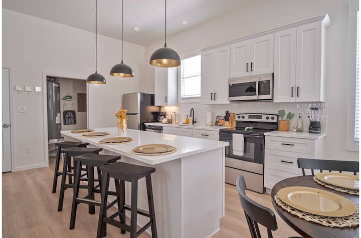 Walk To The Action! 3br/2ba Retreat Near Downtown! - Terrell Hills - San Antonio