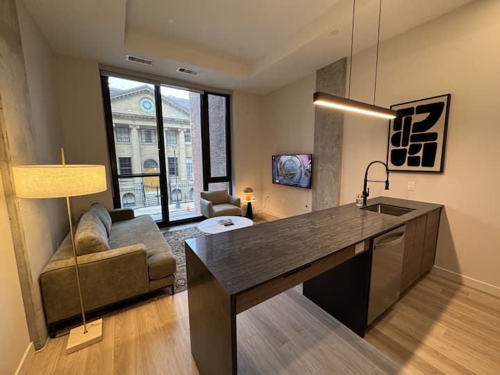Stylish 1b/1b Dt Halifax - Halifax