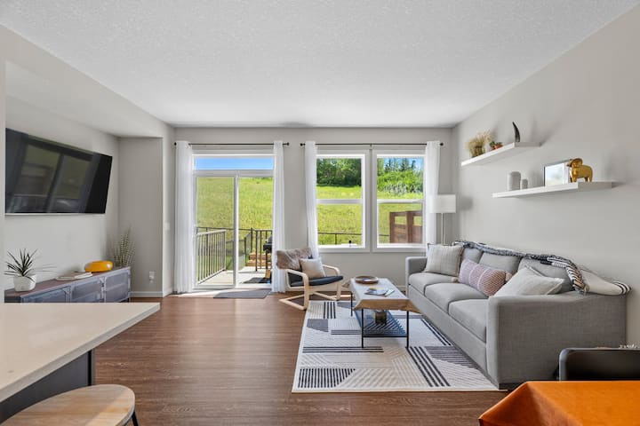 Gateway To The Rockies 3br, Patio - Cochrane
