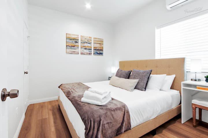 Modern 1br Backhouse + Patio + Parking #Travelsgv - La Puente, CA