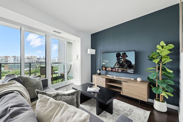 Serene Lakefront Stay, Steps To Parks & Sights! - Toronto