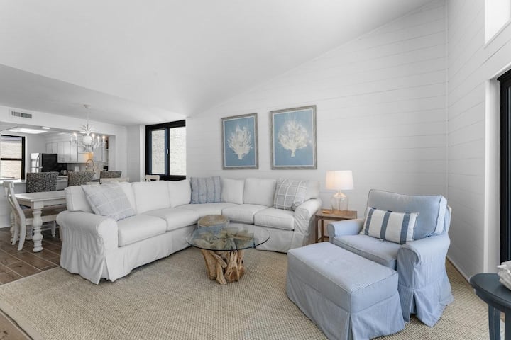 3 Bdrm 2.5 Bath Oceanfront Condo - Pawleys Island, SC