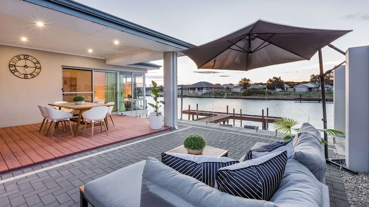 Stylish Marina-front Getaway – Port Geographe - Peppermint Grove Beach