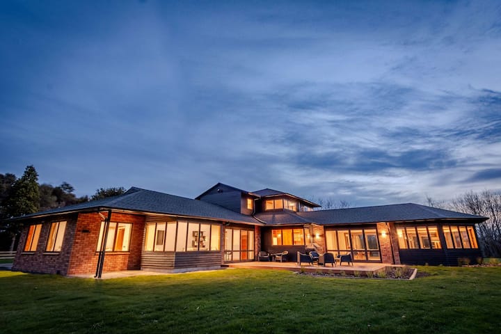 Karapiti Lodge - Stunning Rural Getaway - New Zealand
