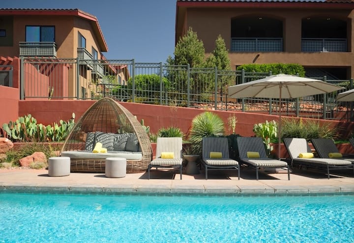 Mountain View Room W/ Soaking Tub & Balcony - Sedona, AZ
