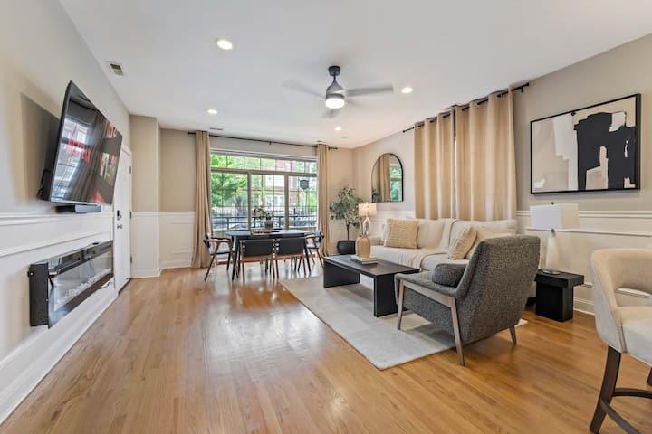 Modern West Loop Retreat | 5 Mins To Downtown - Chicago, IL
