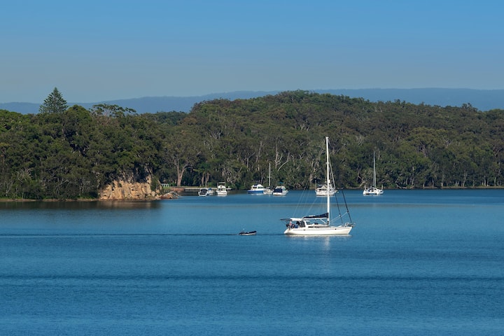 Lakeside  Bliss Your Perfect Coastal Family Escape - Newcastle