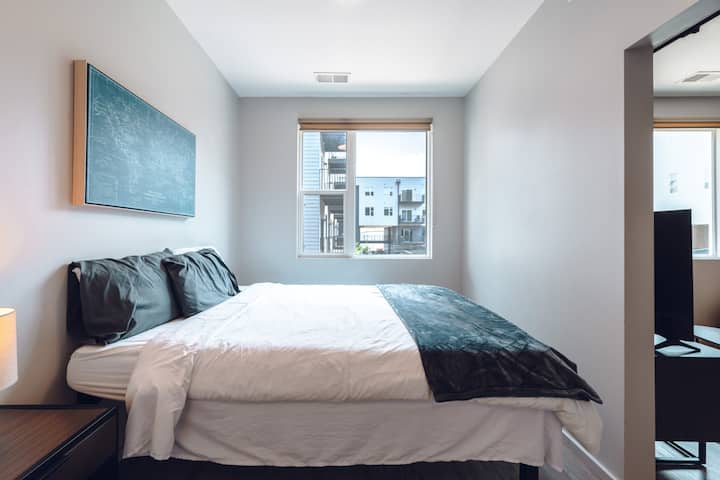 1bd In Heart Of Omaha | Netflix Ready - Omaha, NE