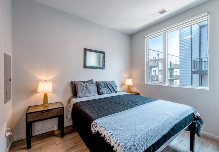 1bd Omaha Central | Free Wifi & Comfort - Omaha, NE