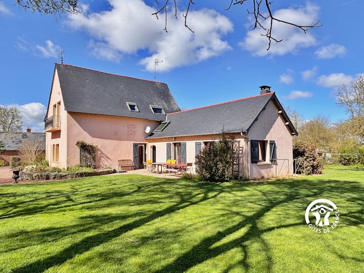 Gîte Niafles, 6 Pièces, 10 Pers. - Château de Craon